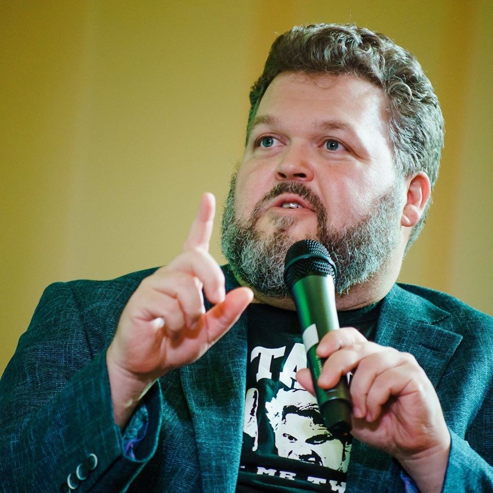 Hollywood-författaren Bob Schultz i studion - Cinemantrix